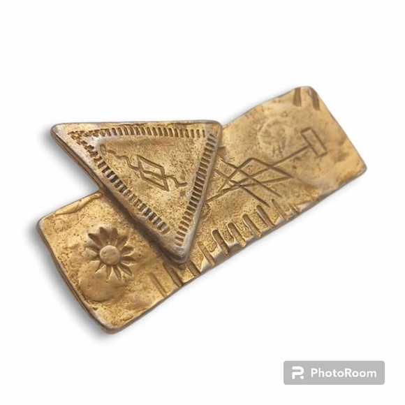 Vintage | Jewelry | Euc Vintage Hierography Pin Brooch Brushed Gold ...